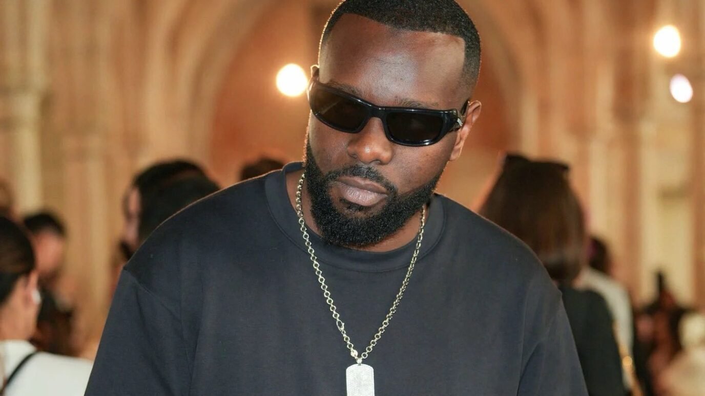 Gims dévoile le clip “Ciel” après le succès de “Sois pas timide”